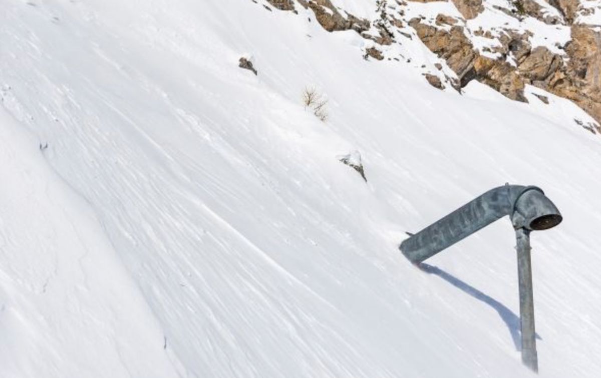 Gazex-installatie gaat per ongeluk af, skilerares in lawine ...